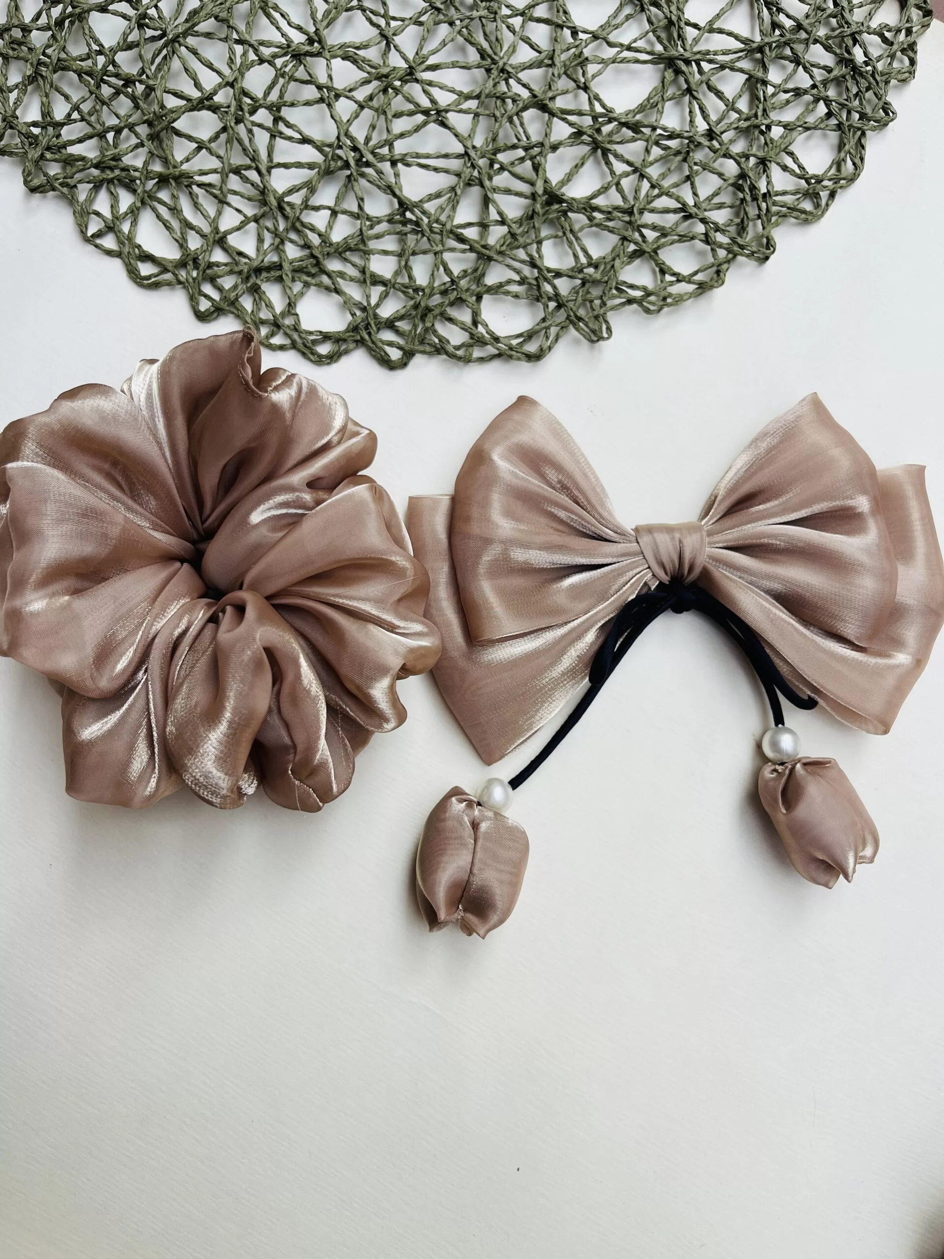 Bow and Scrunchie combo – Golden – Scrunchify